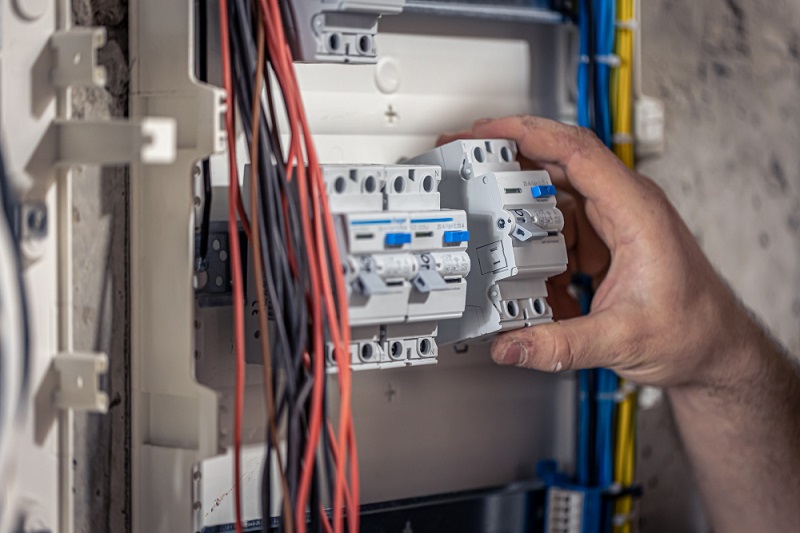 Understanding The Integral Role Of A Maintenance Electrician In ...