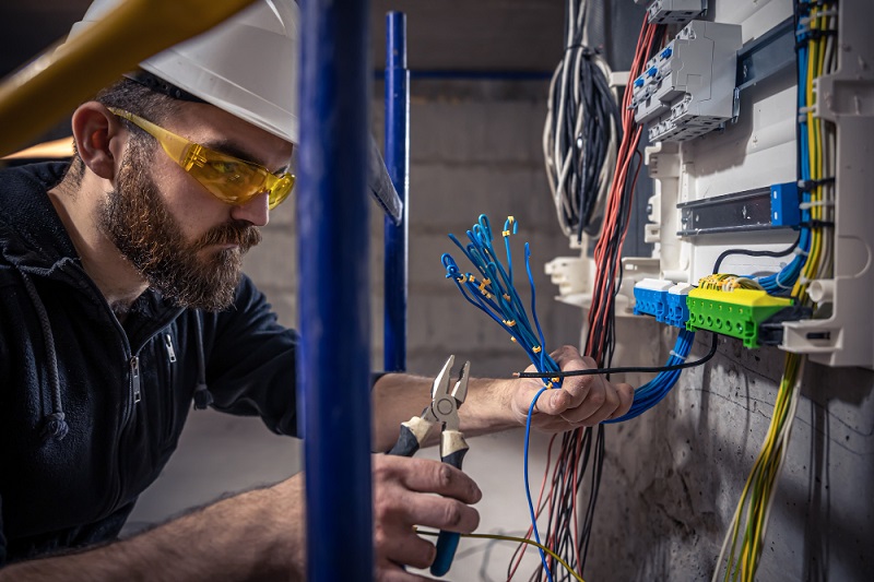 Understanding The Integral Role Of A Maintenance Electrician In ...