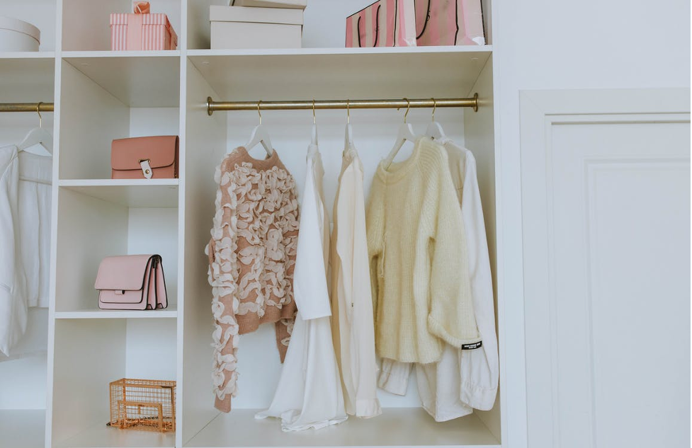 5 Best Ways to Keep Things Organised in Your Walk-In Closet|Billy.com
